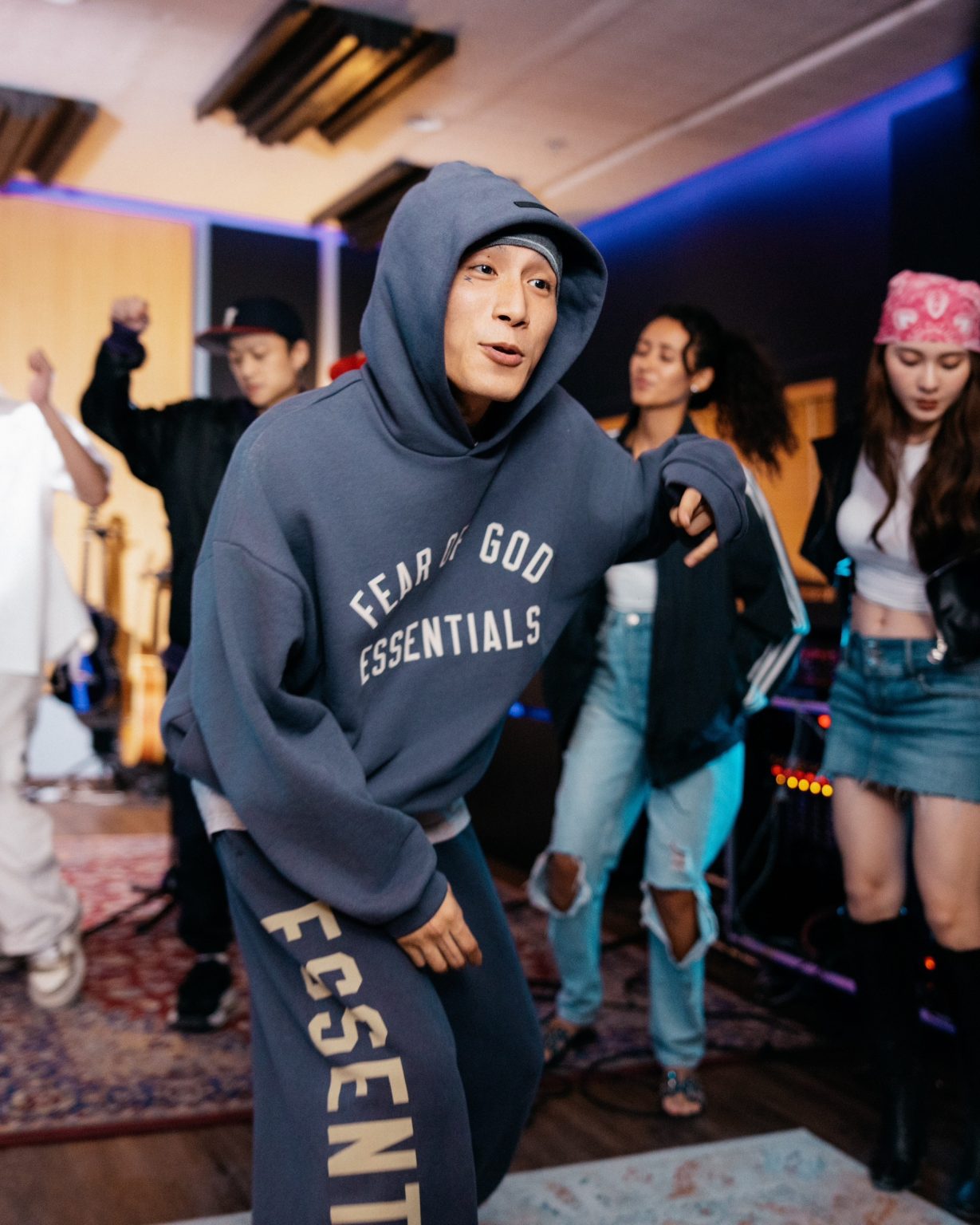 百萬網紅阿卡莎納AKSN單曲『 Don’t give a 發 』 劉玳妍客串MV演出 - 頂尖傳媒